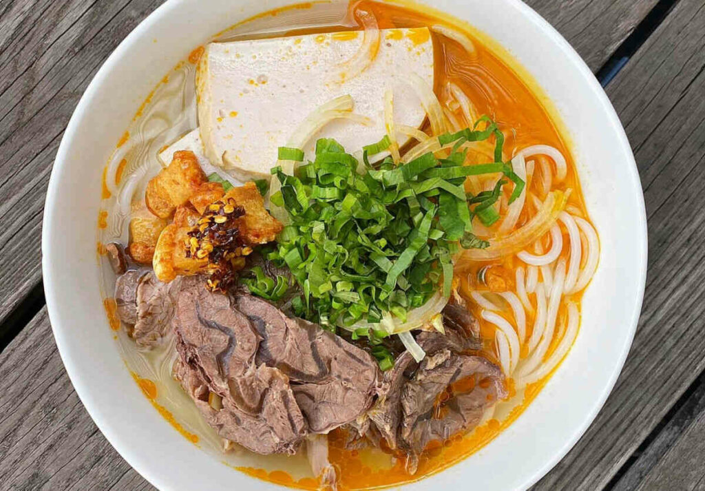 Bún bao nhiêu calo? Ăn bún béo không? Cách ăn không tăng ký