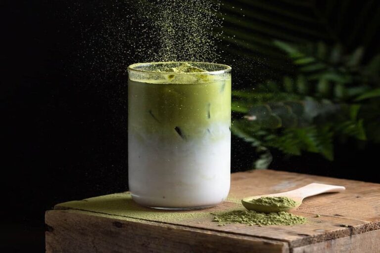 Matcha Latte bao nhiêu calo? Uống Matcha Latte có béo không?